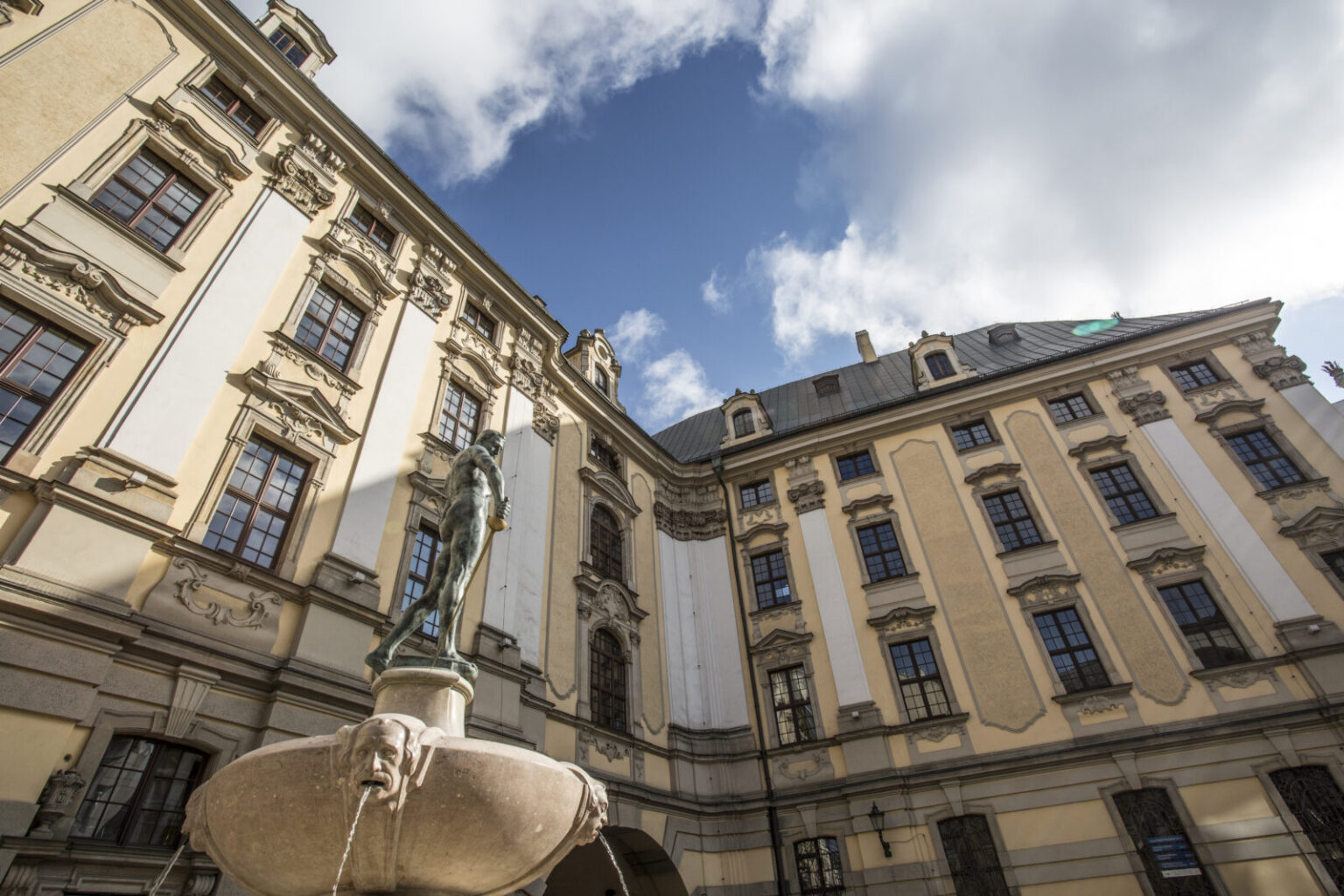 Dwa nowe Wydziały powstają na Uniwersytecie Wrocławskim - Uniwersytet ...