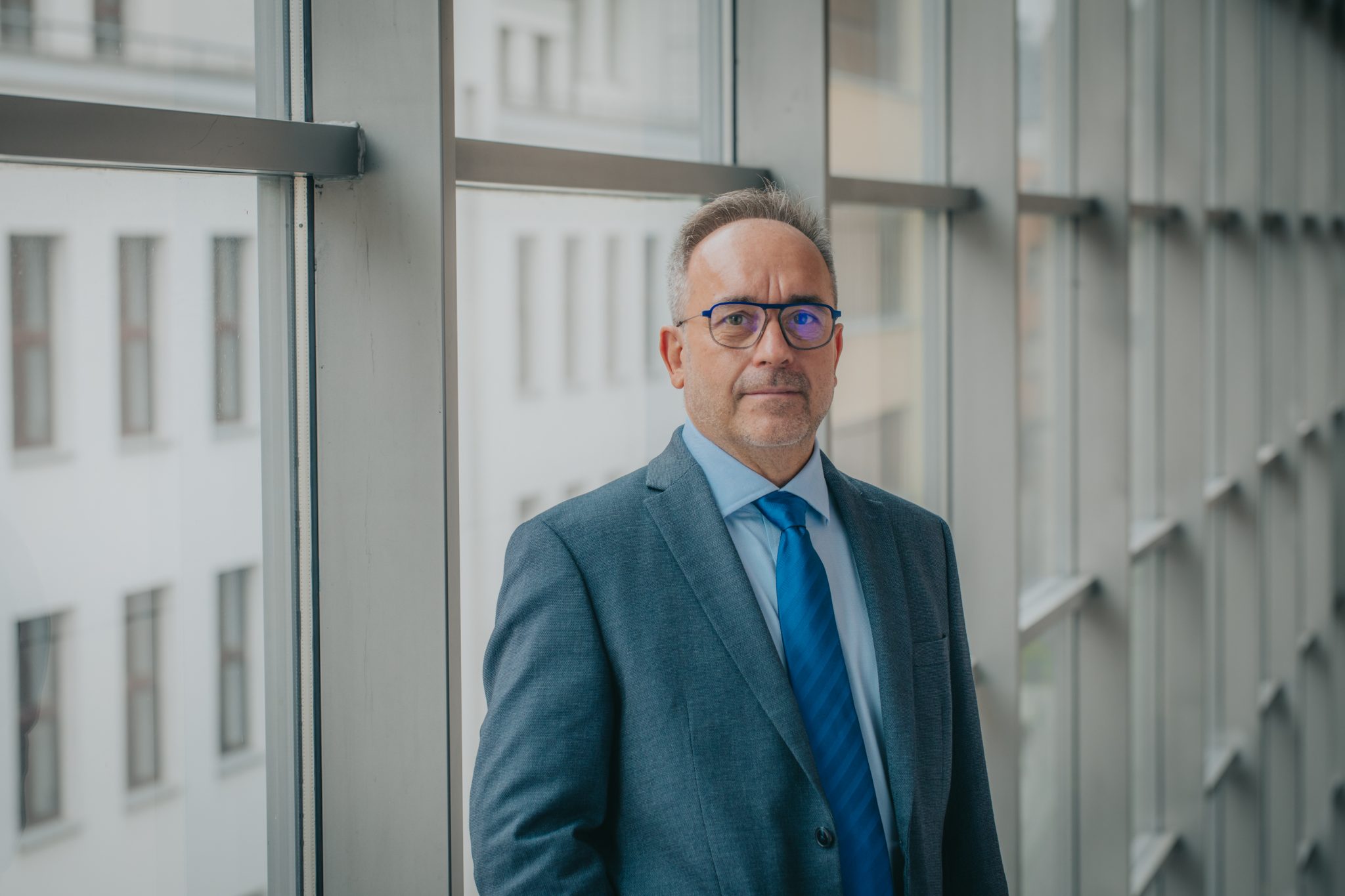 Prof. dr hab. Eugeniusz Zych w Radzie Naukowej Instytutu Niskich Temperatur PAN - Uniwersytet ...